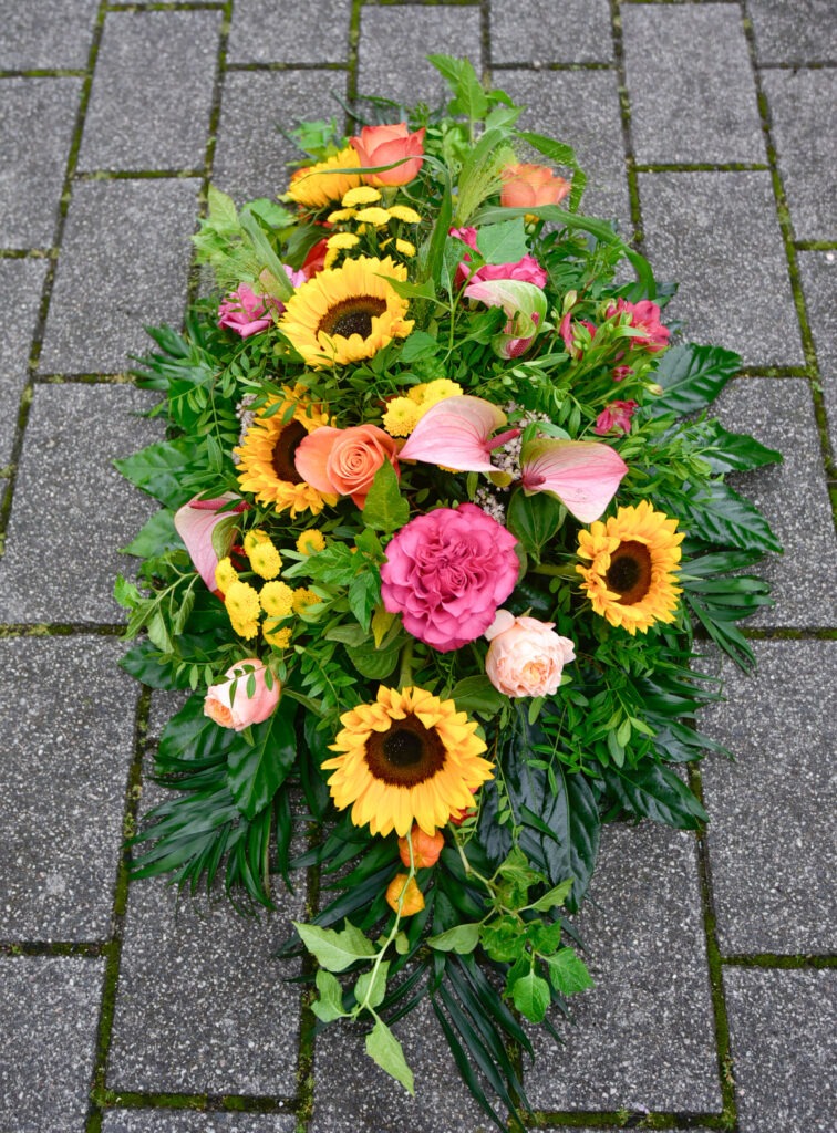 Gerbe pour un défunt - Une gerbe de plusieurs choix de couleurs - Blumstein Fleuriste Strasbourg
